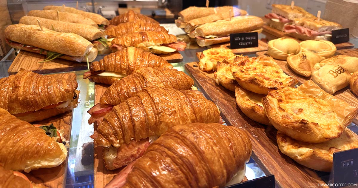Momona Bakery & Coffee Shop Review - Kahului Maui